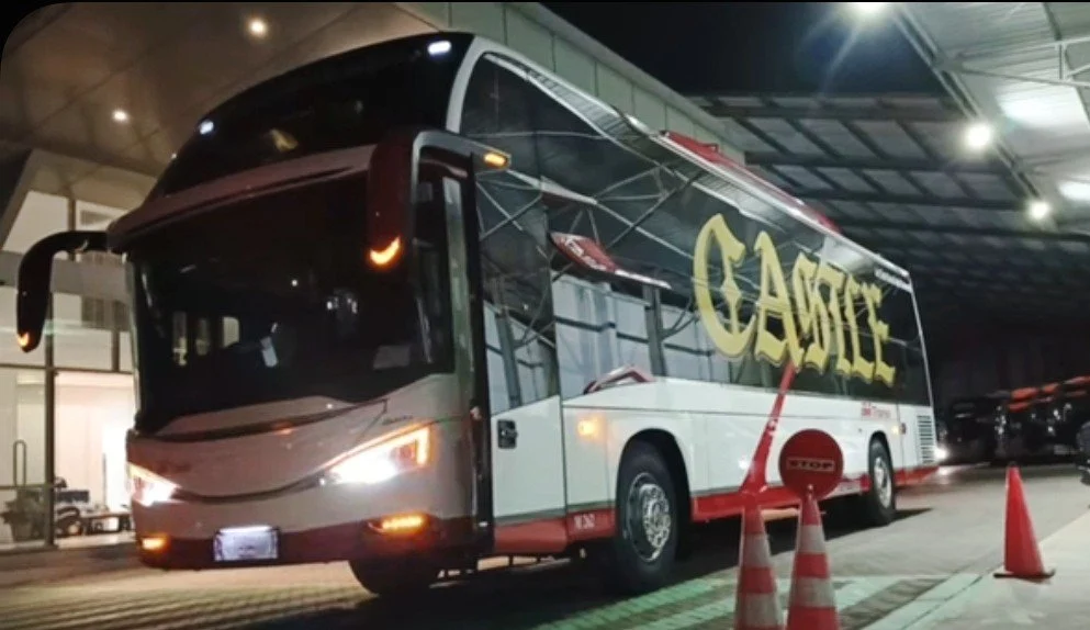 Bus MTrans Castle dan Imperium, Kenyamanan Kelas Sultan di Jalan Raya ...
