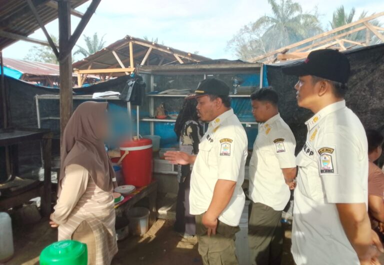 Razia, Pol PP & WH Temukan Warung Makan Buka di Bulan Ramadan - Fajar ...