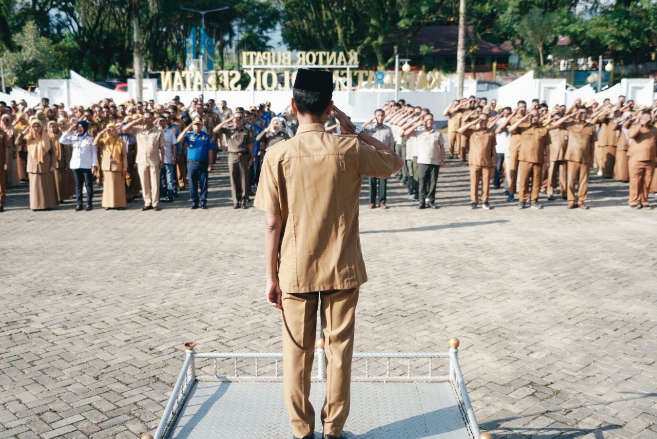 Wabup Yulian Efi; Evaluasi Pendidikan Solsel Demi Cetak SDM Hebat - Fajarharapan.id