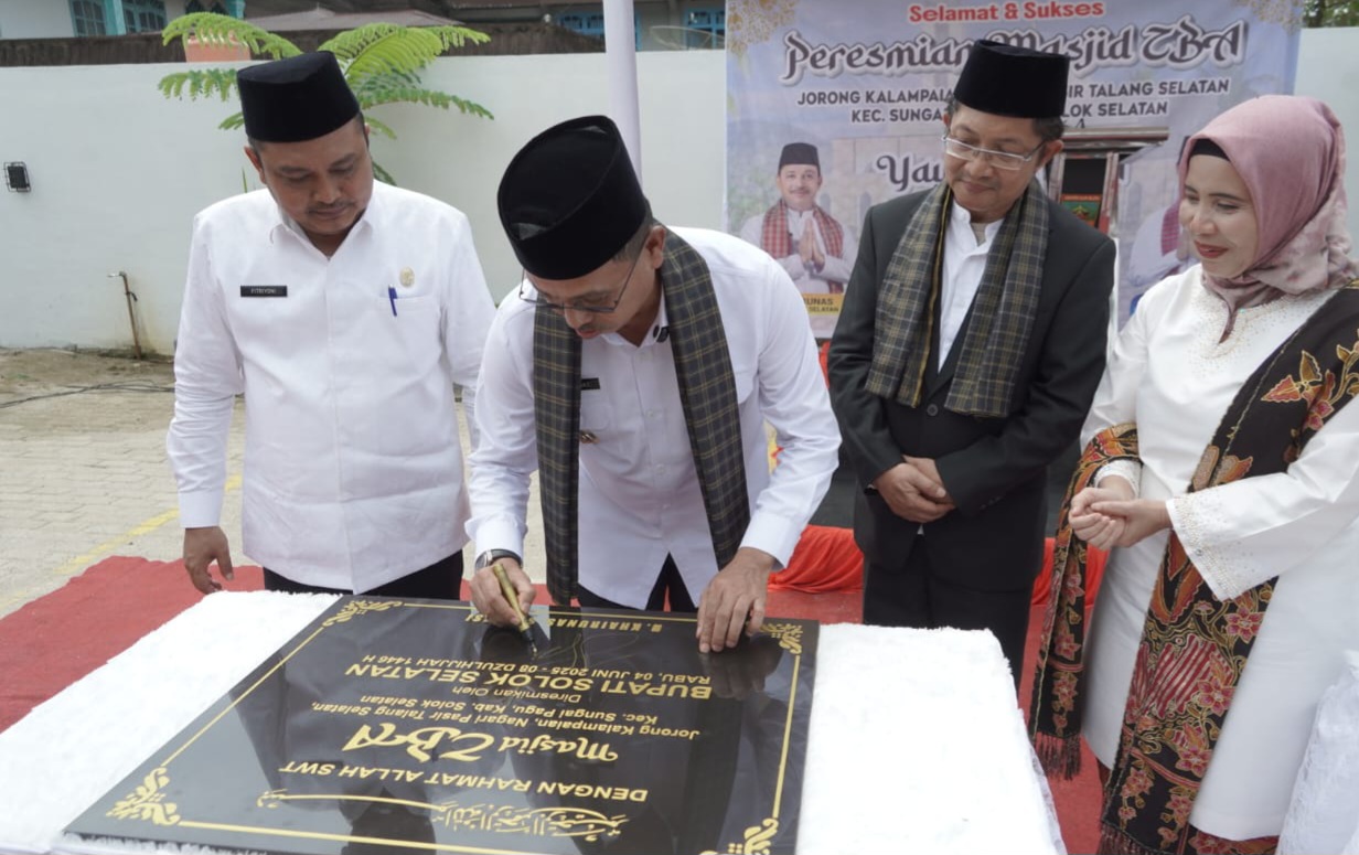 Bupati Khairunas Resmikan Masjid Zainal Bagindo Alamsyah - Fajarharapan.id