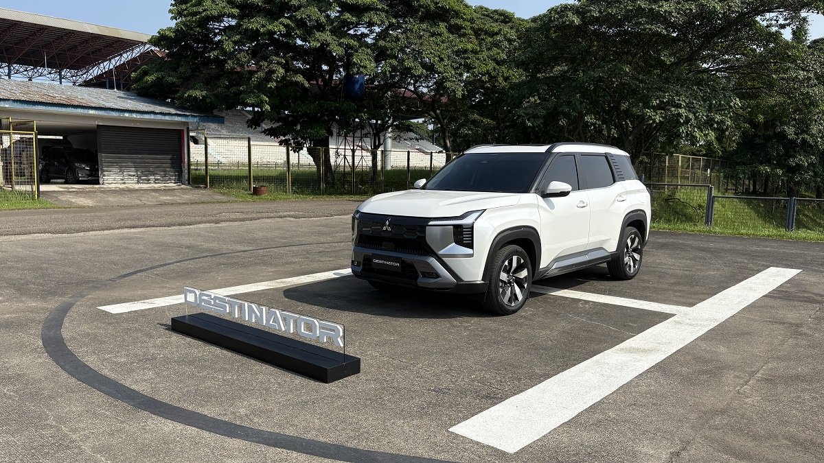 Mitsubishi Destinator Tampil Perdana di Indonesia, SUV 7-Seater Siap ...
